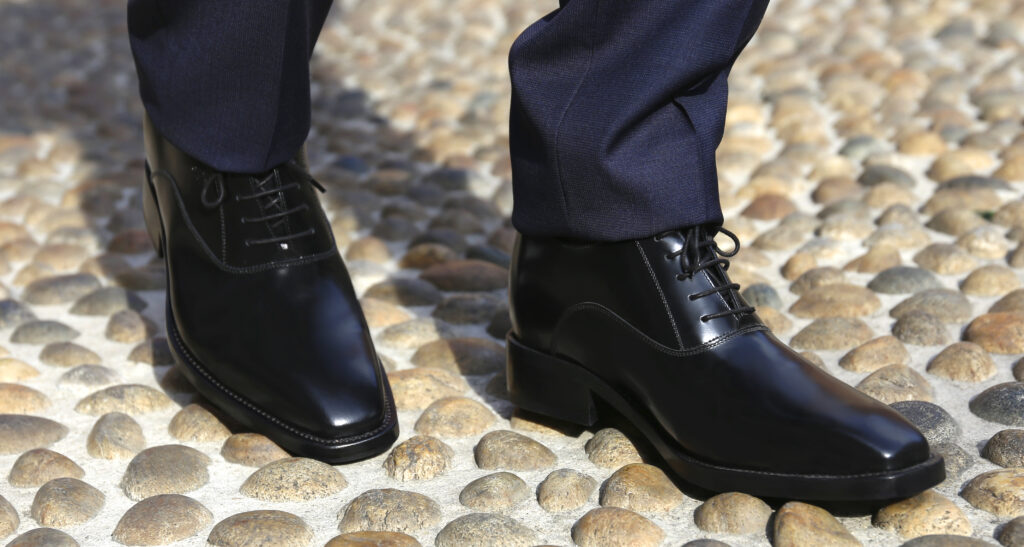 Sexy and free: celebrities wear elevator shoes - Blog Guido Maggi